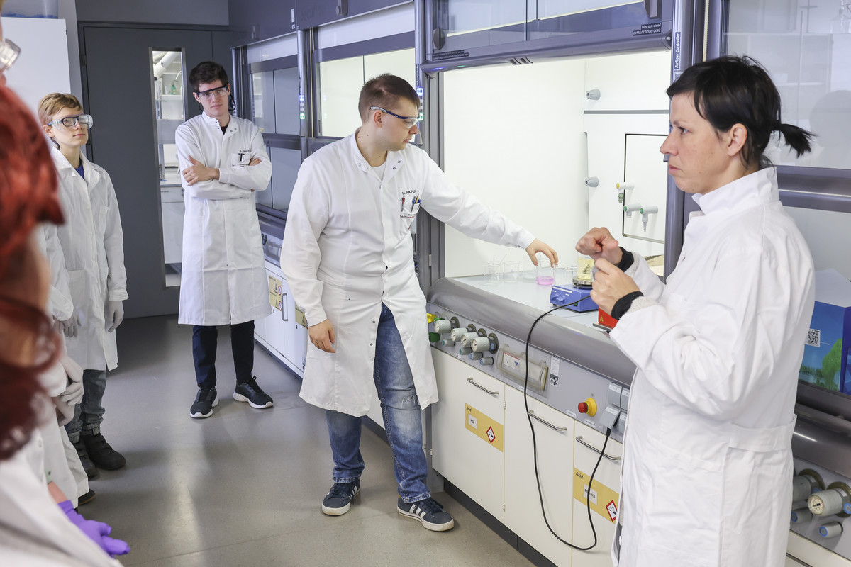 Obisk otrok Zavoda za gluhe in naglušne iz Ljubljane: FKKT